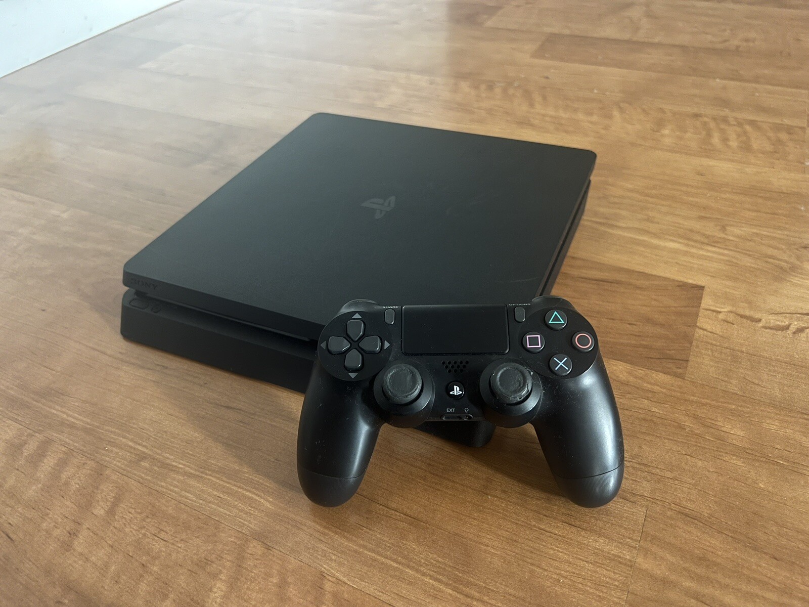 Sony PlayStation 4 Slim Console with Controller Great Condition