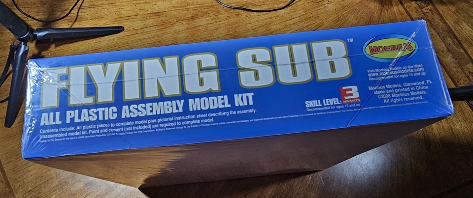 Moebius Models "VOYAGE TO THE BOTTOM OF THE SEA" Flying Sub Model kit ...