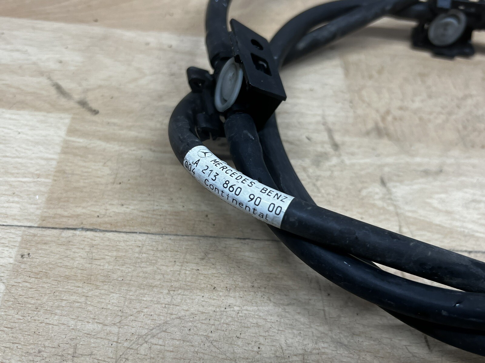 MERCEDES BENZ E-CLASS W213 WINDSCREEN WASHER HOSE WITH PUMP A2138609000 ...