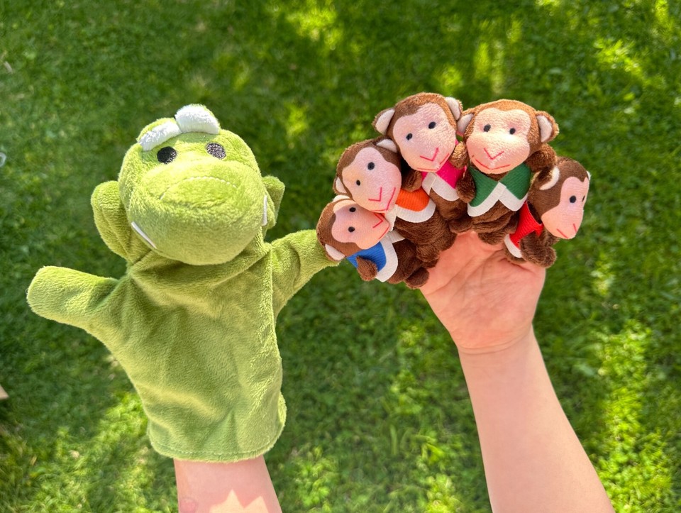 6 Five Little Monkeys Swing in a Tree Finger Hand Puppets Rhyme Song ...