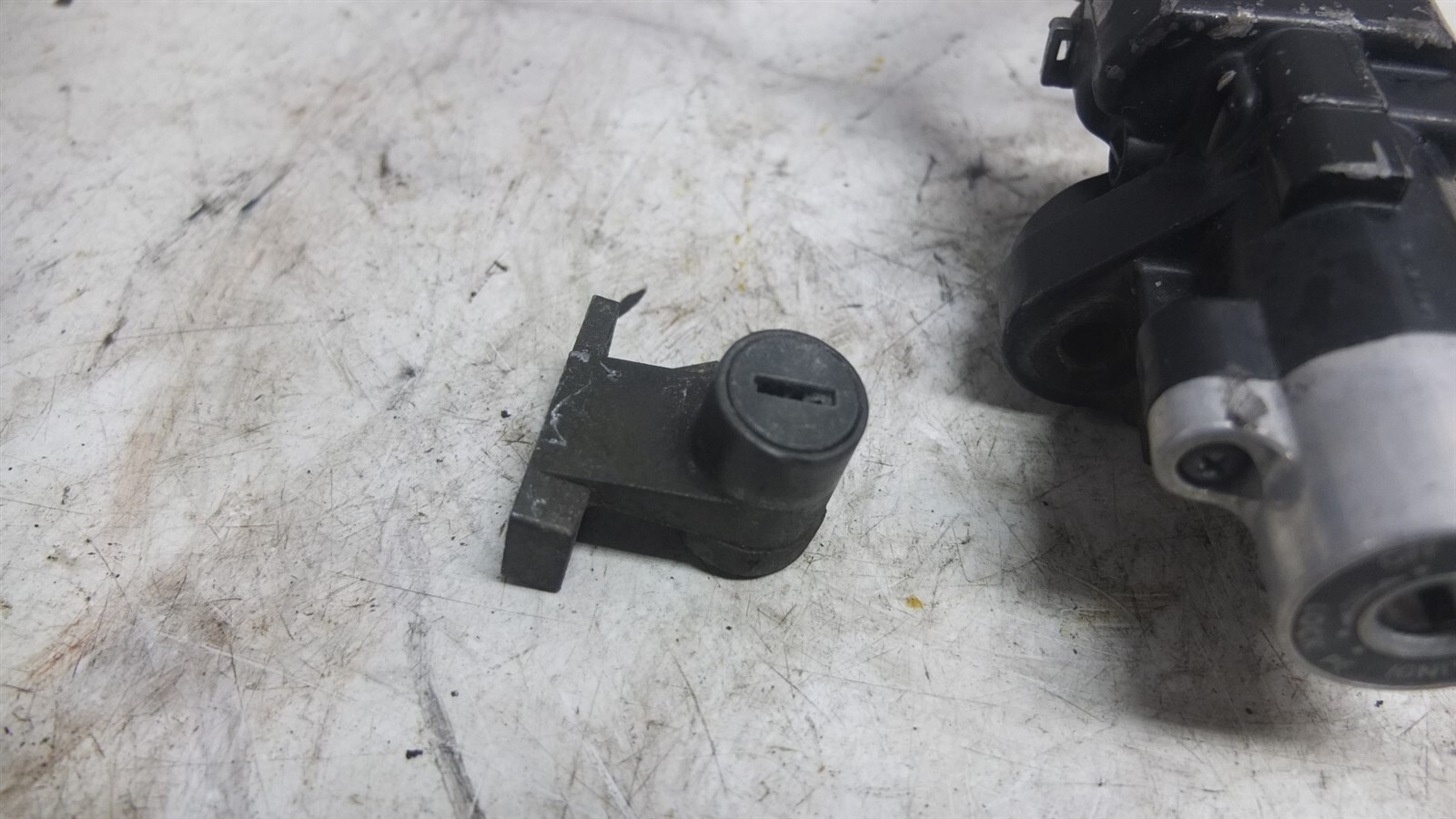 98 Suzuki GSXR GSX R 750 GSXR750 Ignition Starter Switch Lock and Key ...