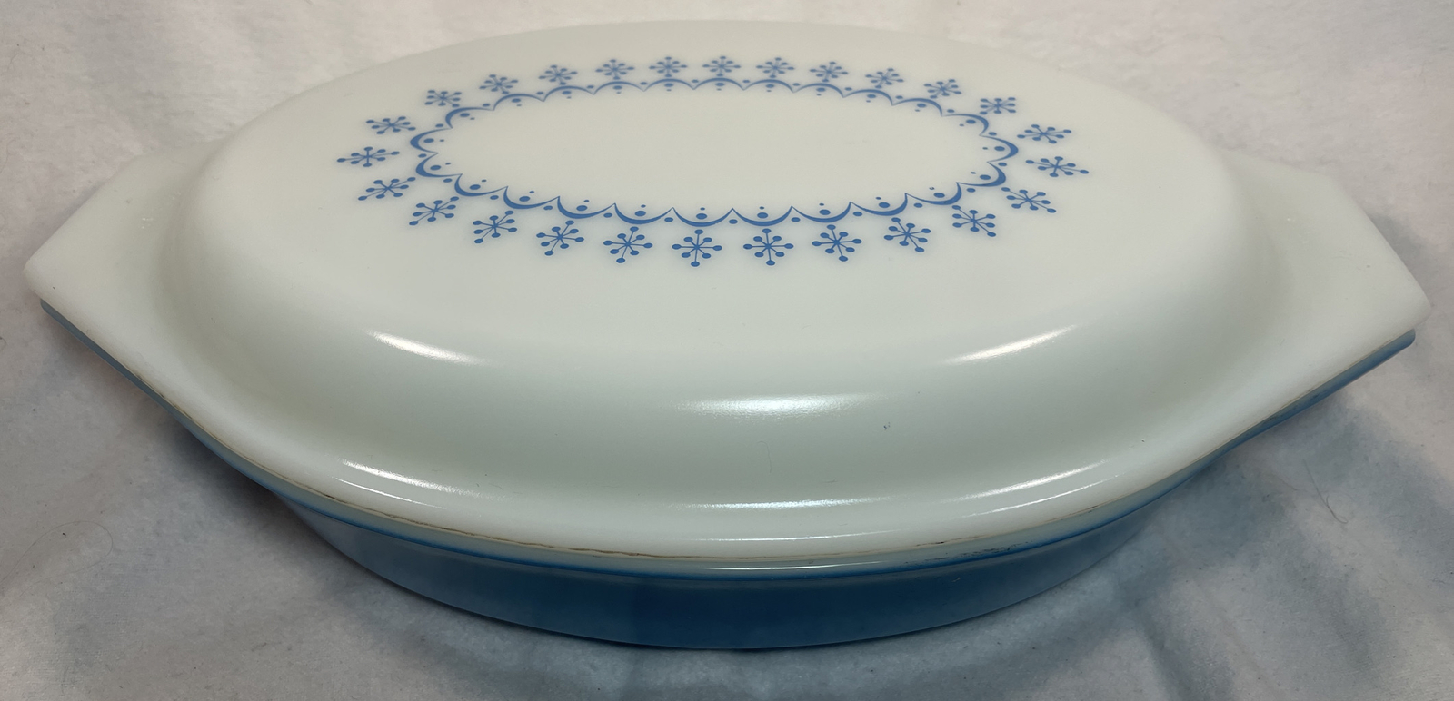 Vintage PYREX Snowflake Blue Garland 1 Qt. Divided Oval Casserole w ...
