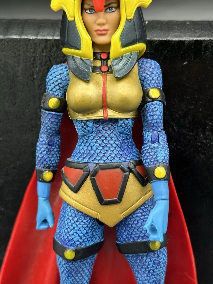 DC Universe Classics Big Barda W/Helmet 6.5" New Gods Atom Smasher Wave ...