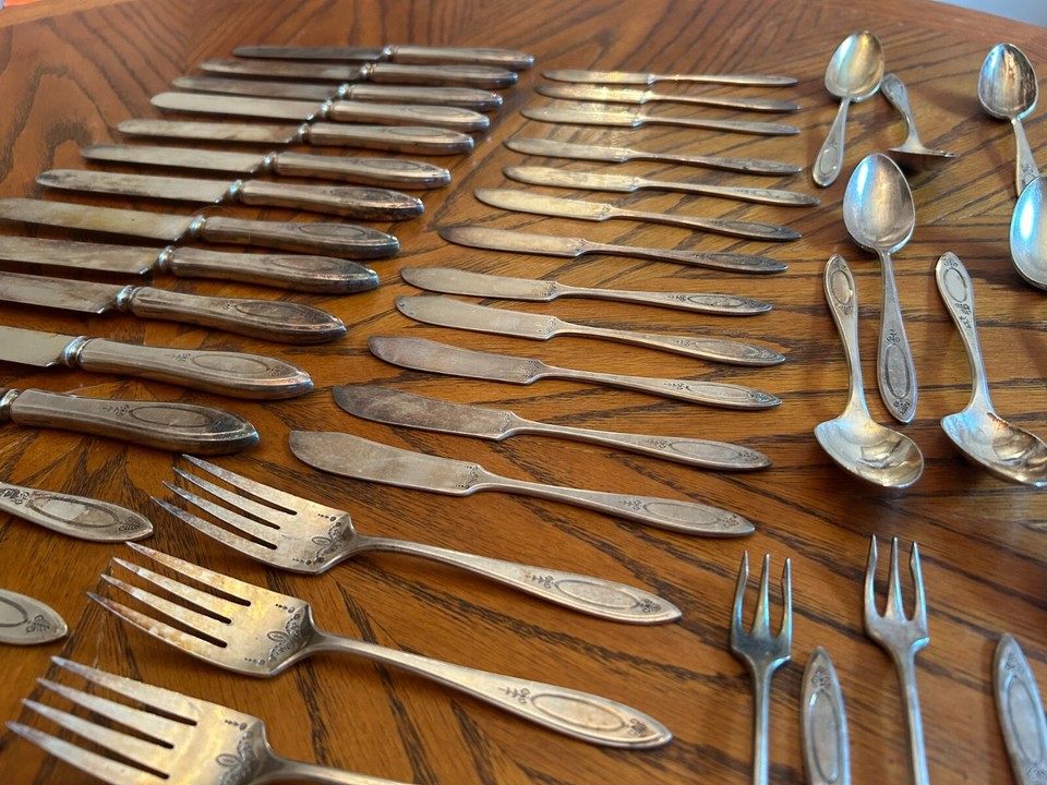 67 Piece Set Vintage Silverplate Oneida Community Plate Flatware Knives ...