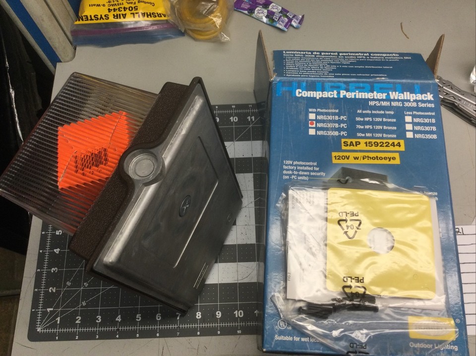 Hubbell NRG307B Compact Perimeter Wallpack 70w Hps 120v-ac (SR21) | eBay
