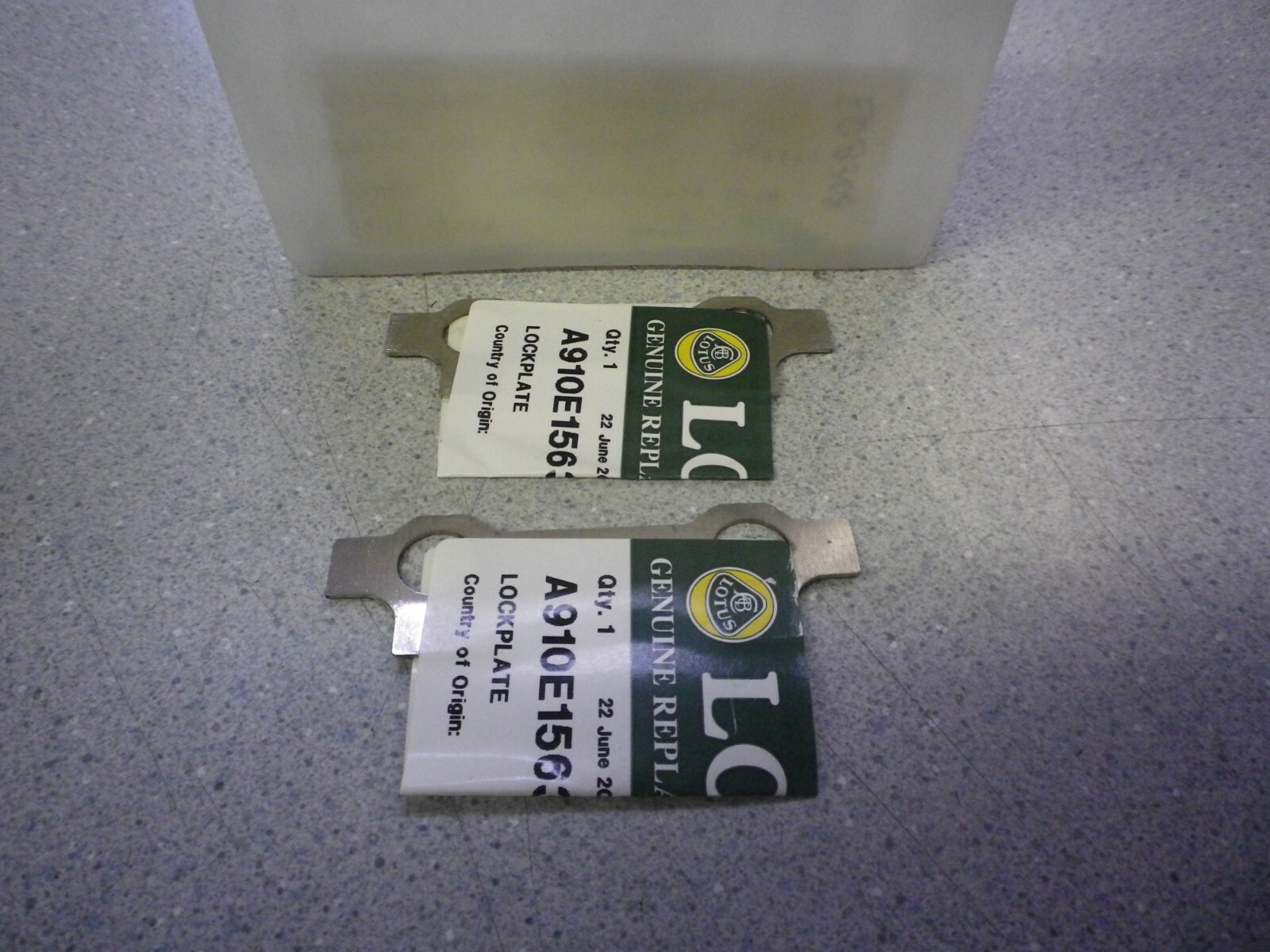 Lotus Esprit 1988-92 - Locking Plate/Tab, Exhaust Manifold (A910E1563F ...