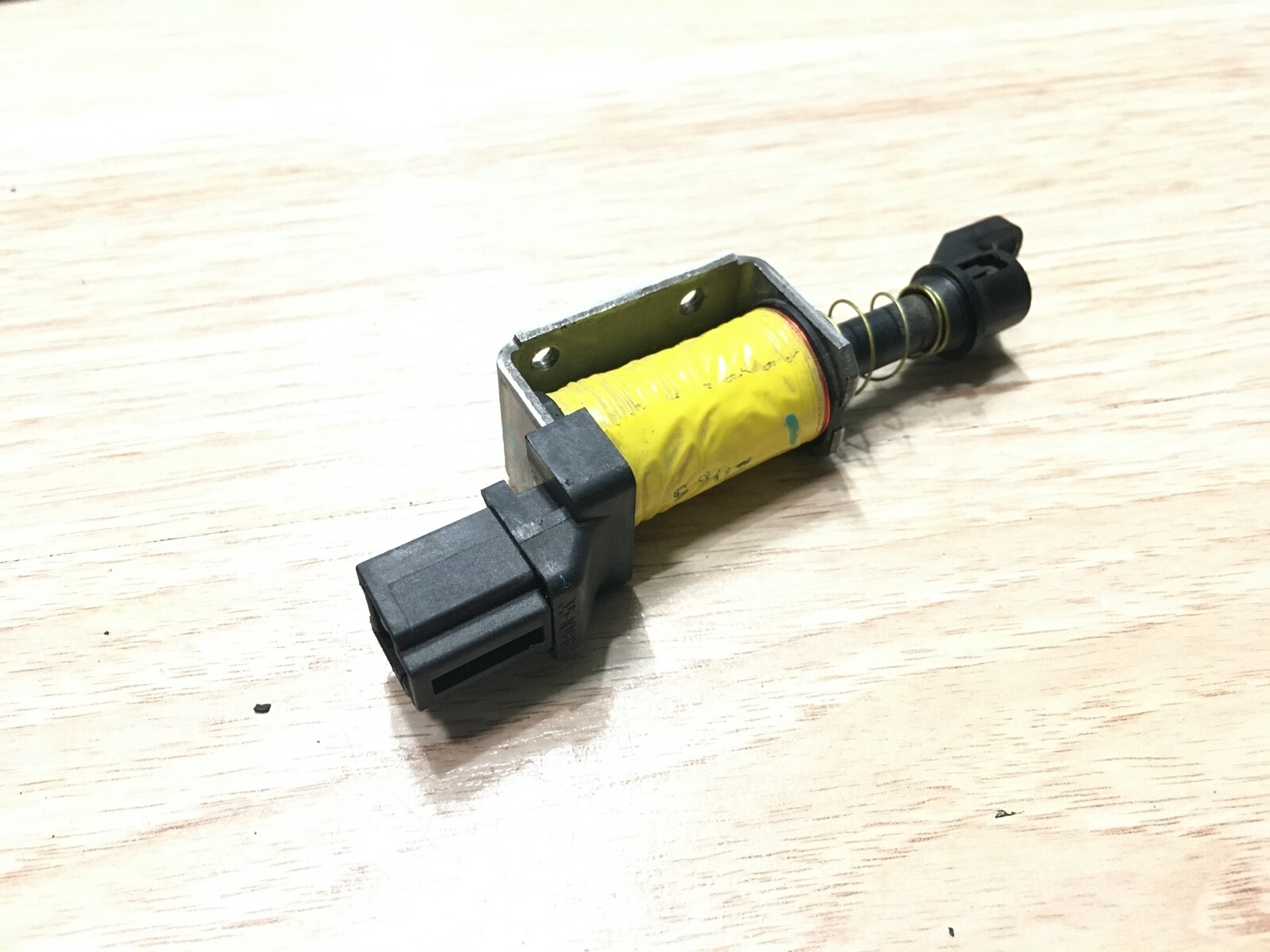 1999-2004 honda odyssey 39550-S10-A81 Solenoid AT Shift Lock oem c142 ...