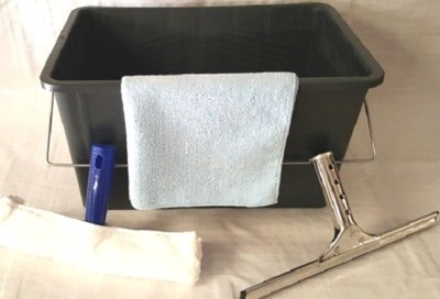 New 4 Piece Window Cleaning Kit Bucket Squeegee Washers Microfibre 15 L ...