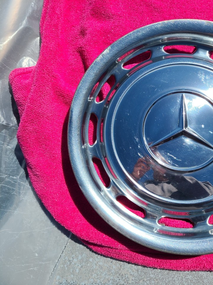Mercedes Hub Cap W123 W115 W114 R107 W116 240D 300D 300CD 280SE 22O ...