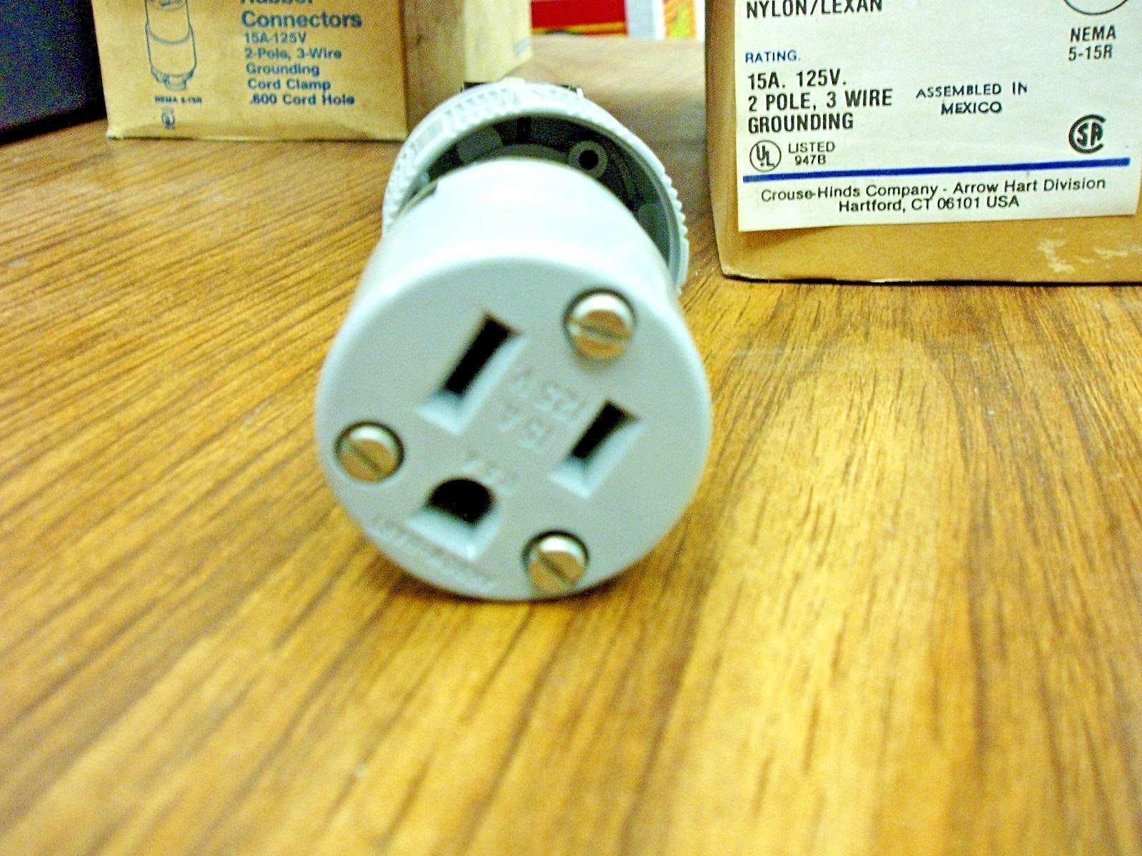 ARROW HART 6269HGJ Hospital Grade DEAD FRONT PLUG NYLON/LEXAN 15A 2P 3W ...