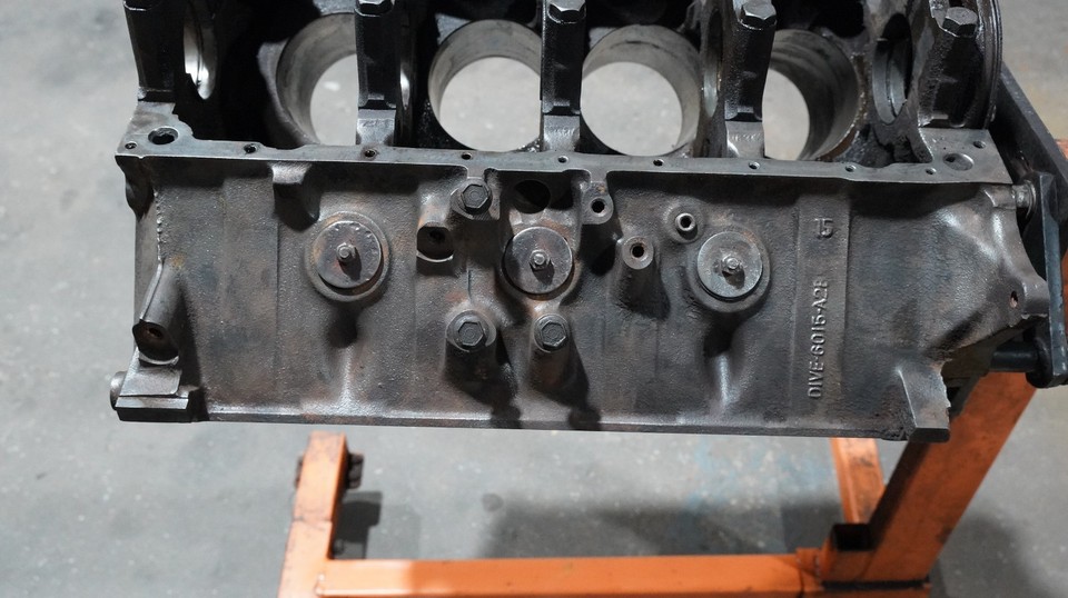 1975 FORD 460 CI ENGINE BARE BLOCK, STOCK BORE D1VE-6015- A2, 4J10. WE ...