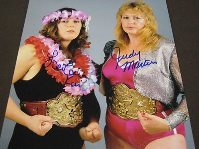 WWF WRESTLING CHAMPS JUDY MARTIN & LIE LANI KAI AUTO SIGNED RARE PHOTO ...