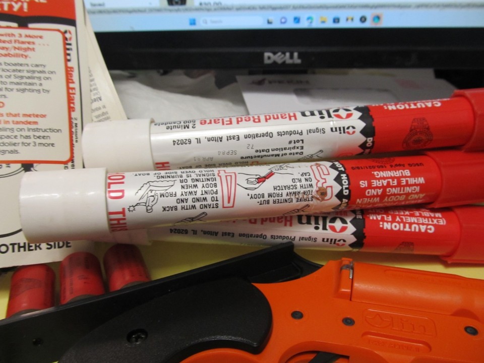 VINTAGE OLIN EMERGENCY MARINE FLARE SIGNAL KIT CANISTER BOAT SAFETY | eBay