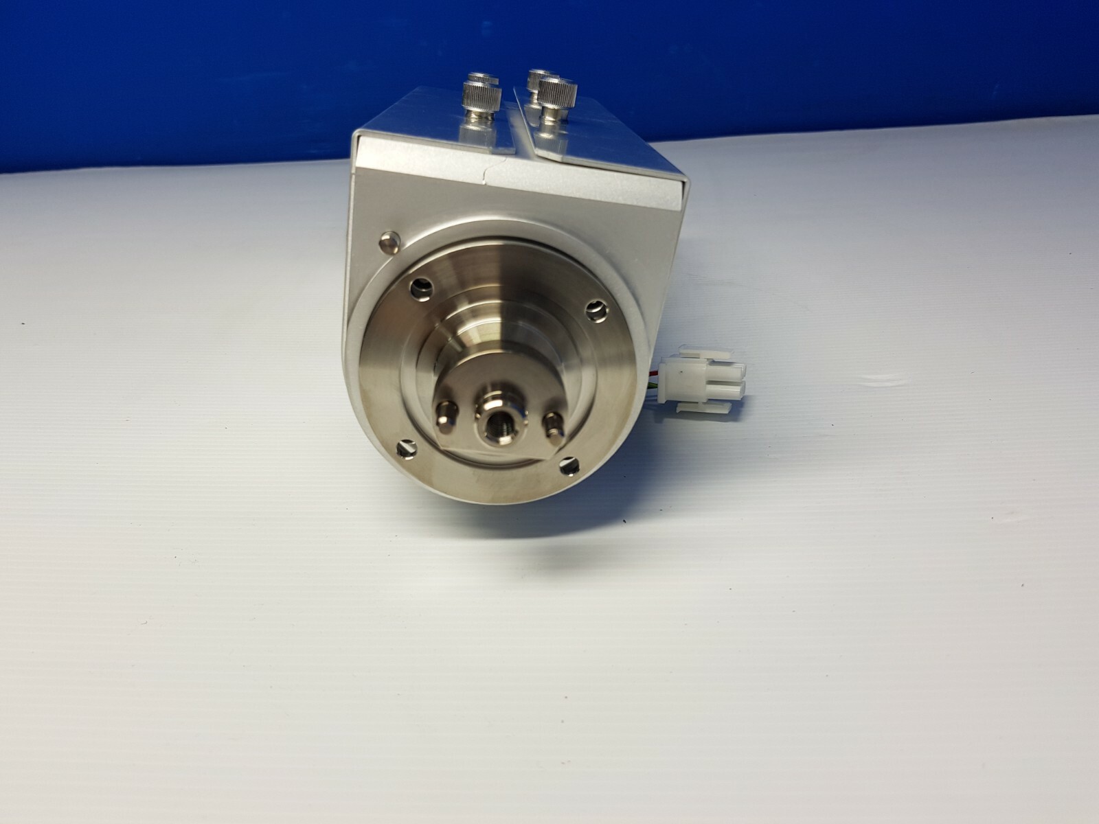 Lam Research P/N 714-216984-003 w/ Yaskawa SGMPH-01A1A-YA20 AC Servo ...