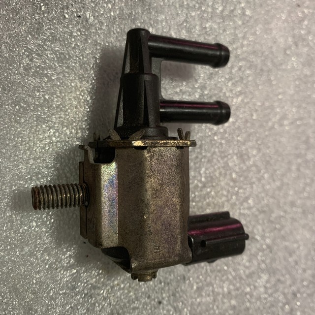P00373 Vacuum Solenoid Valve Purge Valve MAZDA Z504-18-741a K5T48279 ...