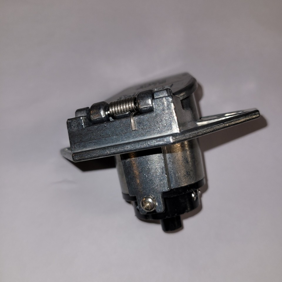 NEW Phillips 15-720 Zinc Die-Cast Wire Insertion Socket 7-Way SAE J560 ...