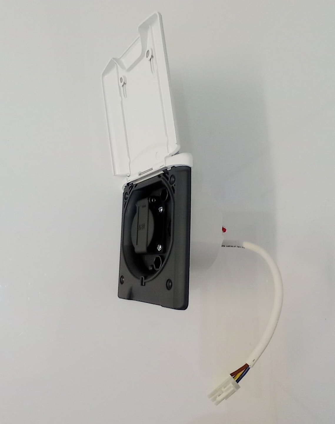 Caravan External Socket 3 Pin 230V Electric Mains Outlet Housing Box ...