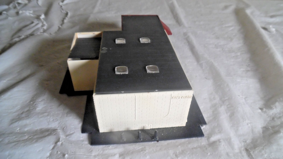 Car Wash Ho Plastic Building Measures 7 1/2"x6"x2" -Used As IS | eBay