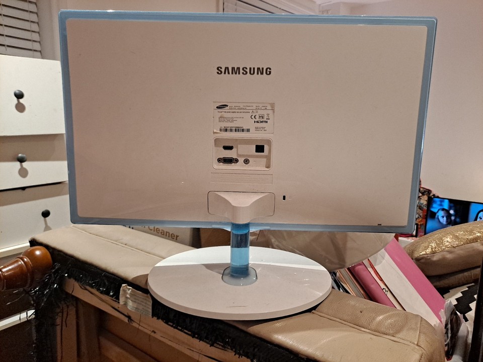 Samsung 24 Inch Smart TV White | eBay UK