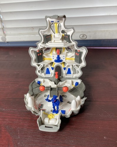 Vintage Mighty Max Wolfship Compact Playset 1992 Bluebird | eBay