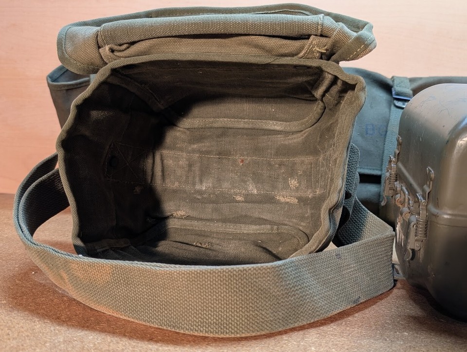 WW2 USA Signal Corps GN58 Generator Set with Parts & Roll BG-174 & Bag ...