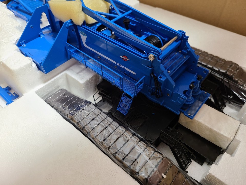 Manitowoc 18000 Crawler Crane with Jib - Lampson TWH 1:50 Scale Model ...