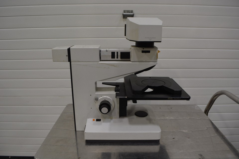 020-448-026 / ERNST LEITZ WETZLAR GMBH ERGOLUX MICROSCOPE WITHOUT ...