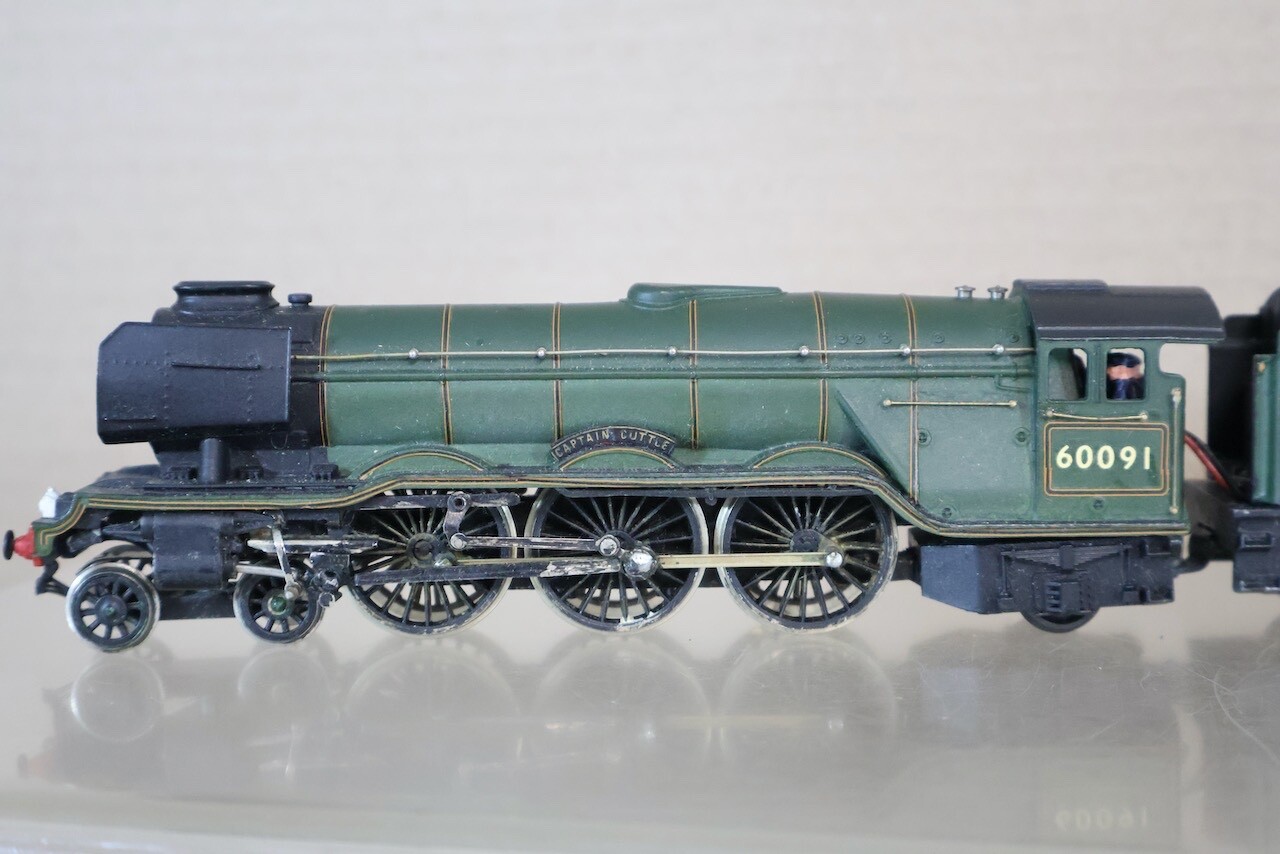 TRIX LILIPUT RE PAINTED BR 4-6-2 CLASS A3 LOCOMOTIVE 60091 CAPTAIN ...