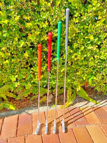 Mini Golf Putter - Zinc Alloy Head (4 size/colour options) | eBay Australia