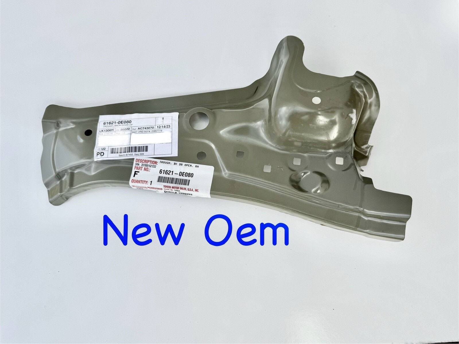 2020-2023 Toyota Highlander Tail Lamp Pocket 61621-0E080 NEW OEM | eBay