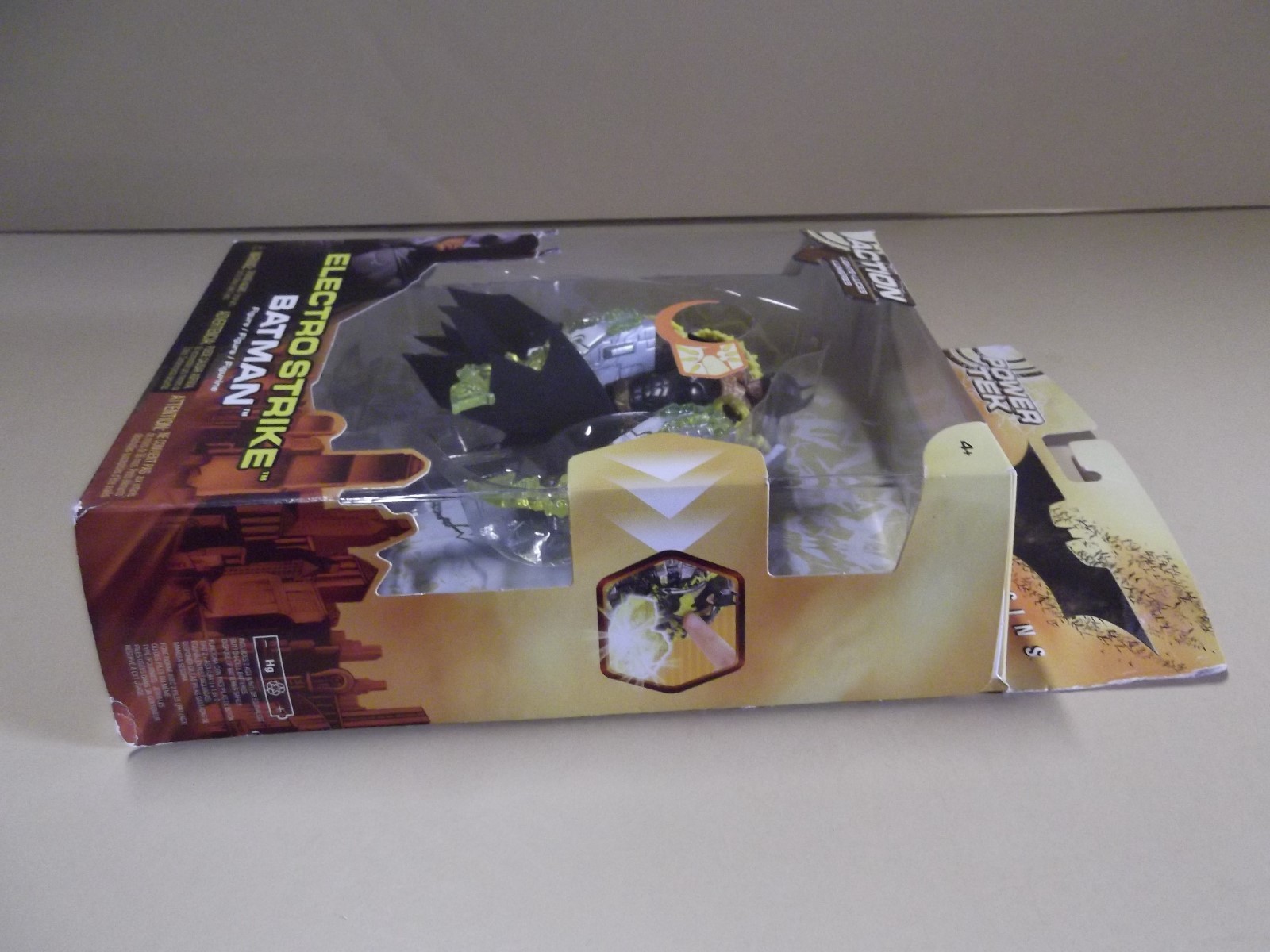 Batman Begins Electro Strike Batman 5.5"in Action Figure Power Tek ...