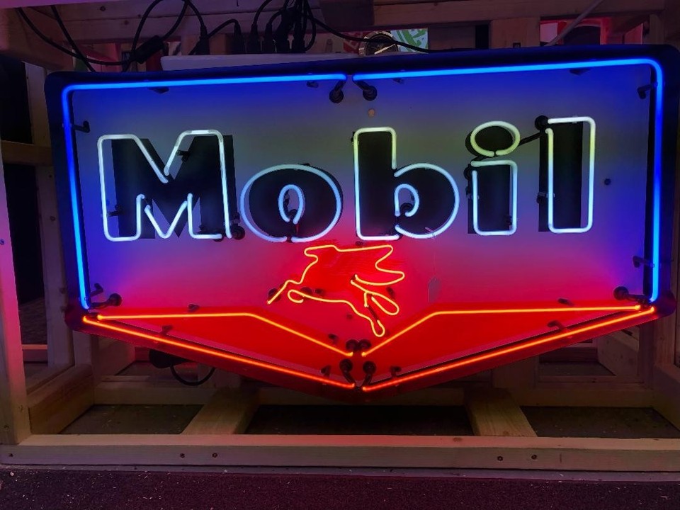 Mobil Pegasus Neon Sign / Vintage Gas Pump Station Mens Signs / Car Hot ...