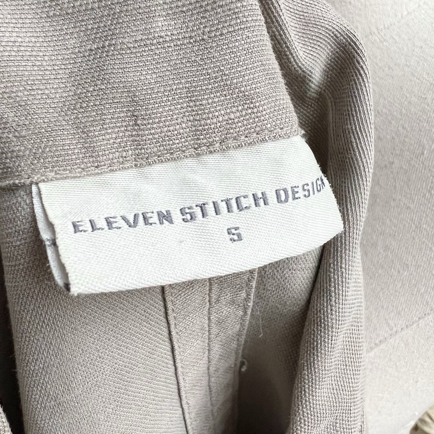 Eleven Stitch Design Minimalist Linen Lagenlook Butto… - Gem