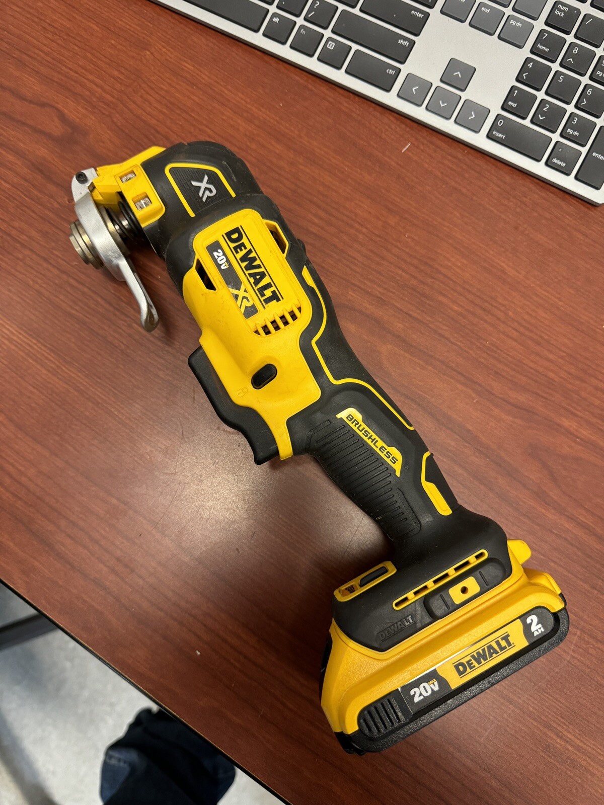 DEWALT DCS356 20V MAX XR Brushless Oscillating Tool Battery Included ...