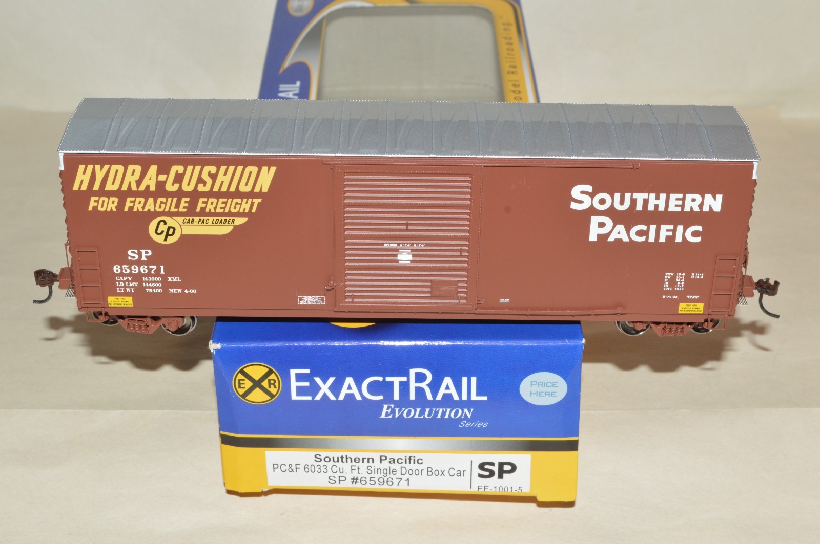 HO scale ExactRail Southern Pacific Ry 50' PC&F 6033 hi cube box car ...