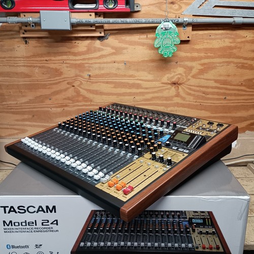 TASCAM Model 24 Multitrack Recorder / Mixer / USB Interface - Black ...