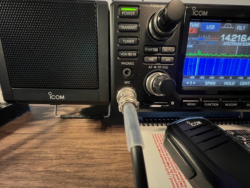 Icom IC-7300 Ham Radio HF 50MHz Transceiver + Speaker (SP-38) + Nifty ...