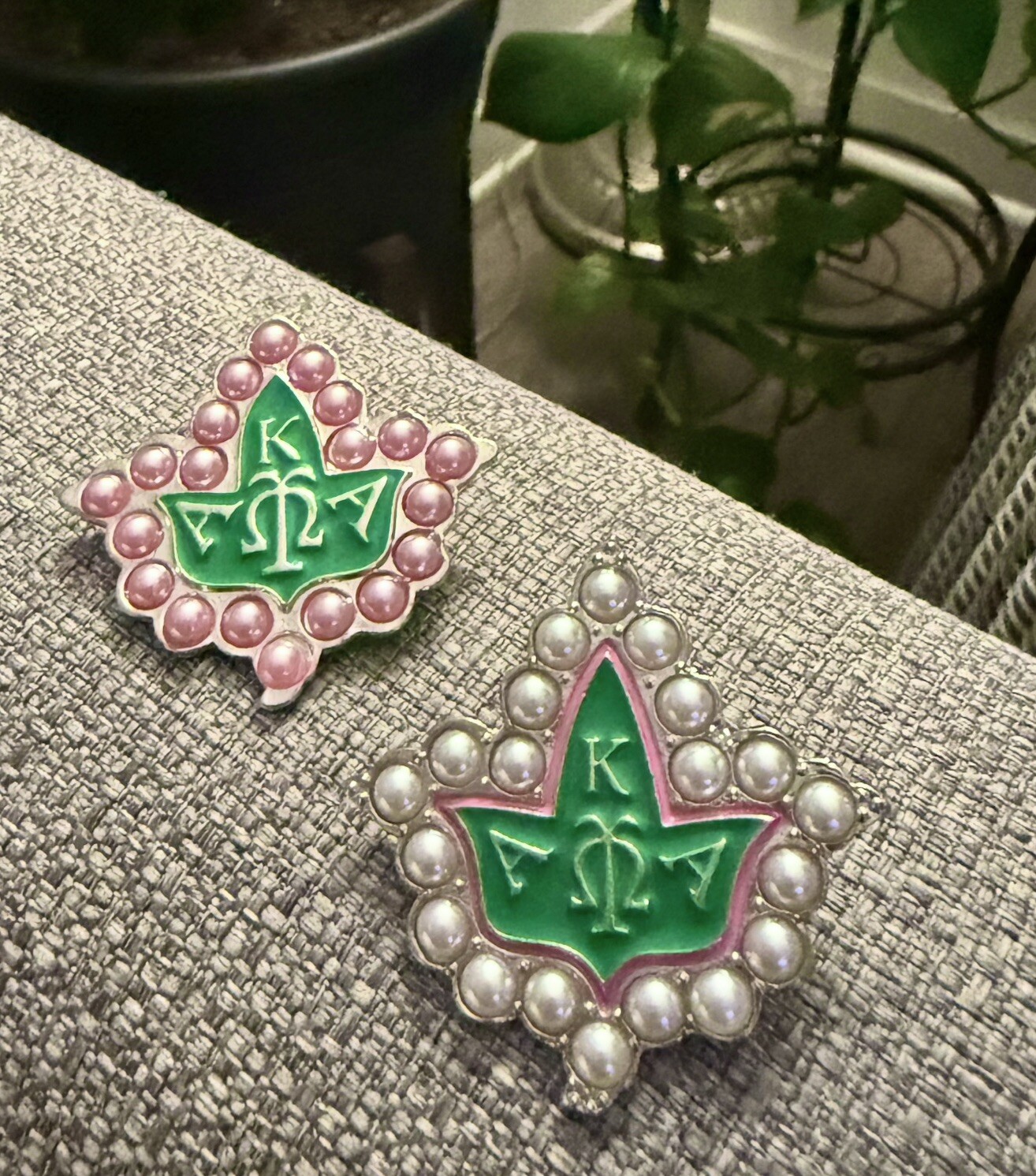 ALPHA KAPPA ALPHA Faux Pearl Enamel Pin ♡ AKA Divine 9 Pink Green HBCU ...