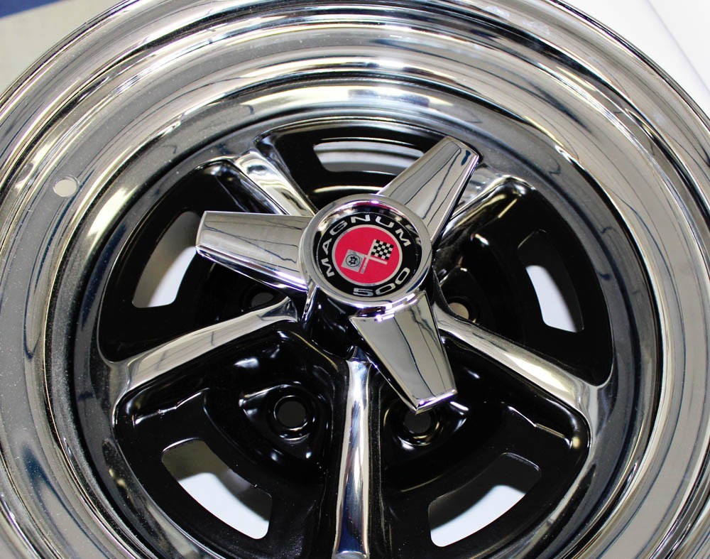 15" x 7" Ford Mustang Magnum 500 Wheels Set of 4 Complete W/ Caps Nuts ...