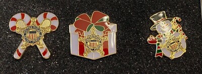 US SECRET SERVICE CHRISTMAS PINS - THREE PINS - IN PLASTIC DISPLAY CASE ...
