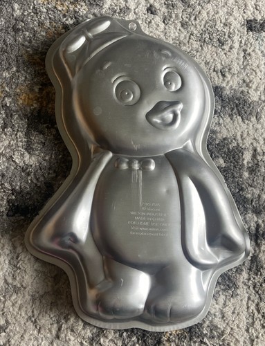 WILTON THE BACKYARDIGANS PABLO CAKE PAN 2105-7515 PENGUIN | eBay