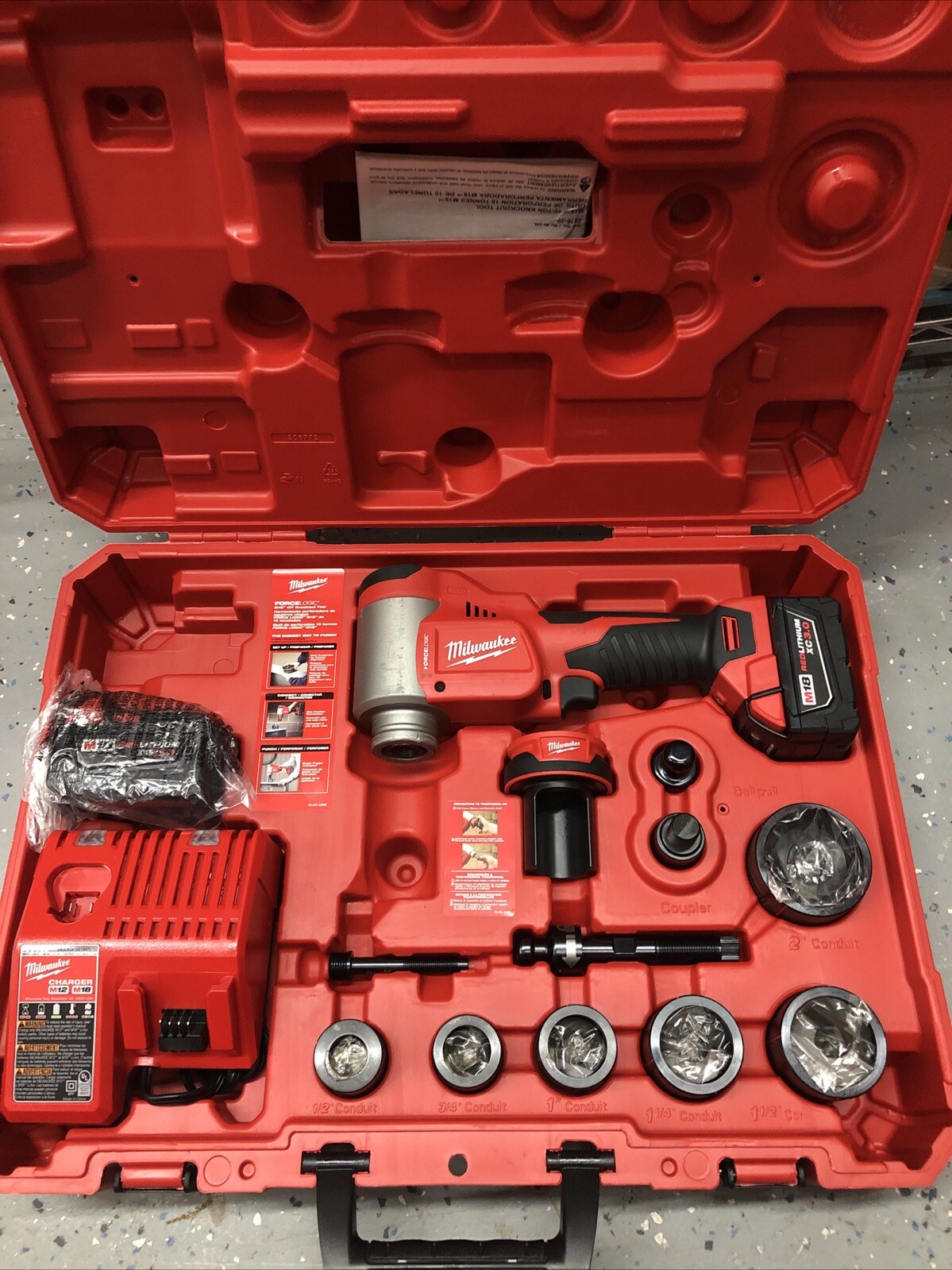 Milwaukee 2676-22 Force Logic M18 10-Ton Knockout Tool Kit - Red ...