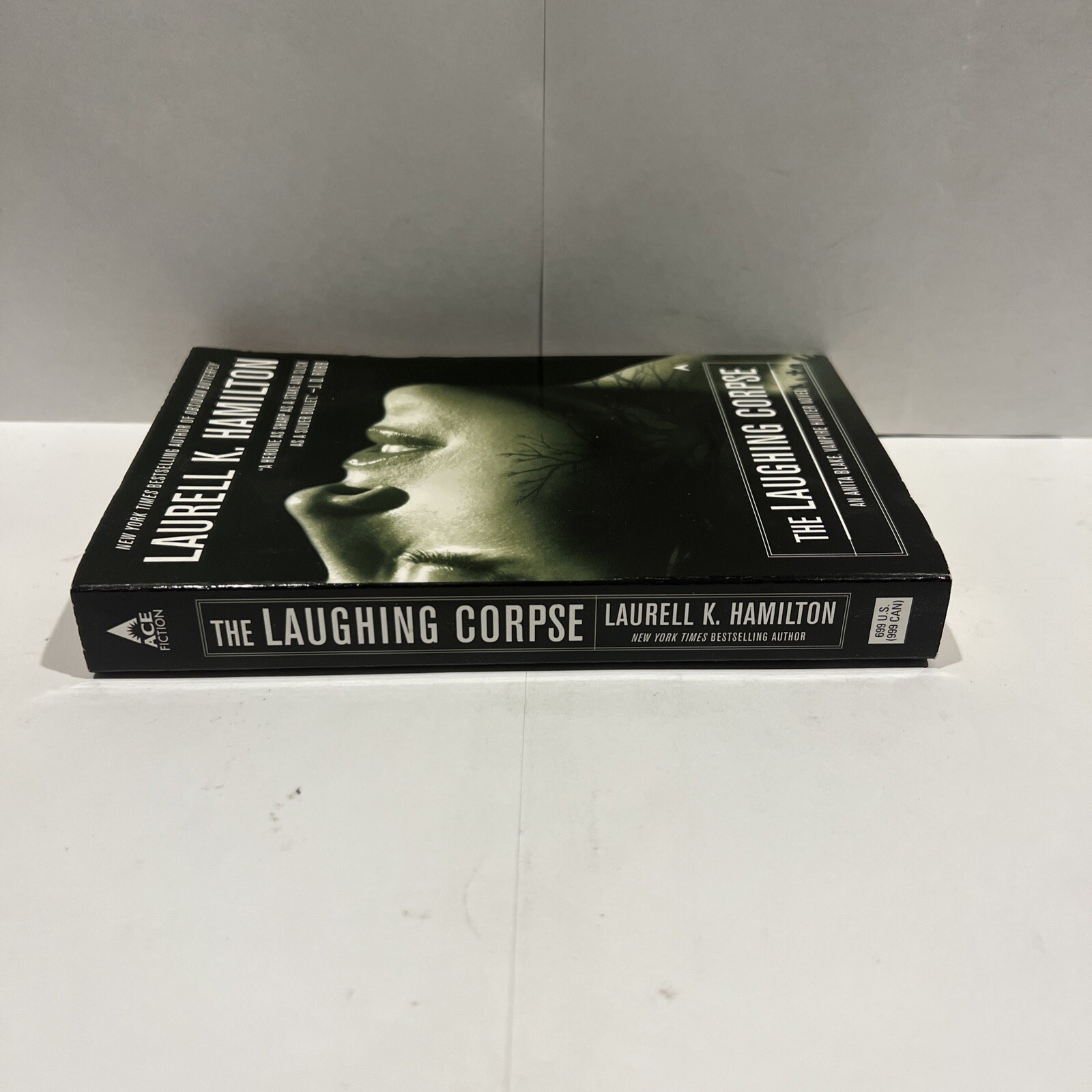 The Laughing Corpse by Laurell K Hamilton (Paperback / softback) for ...