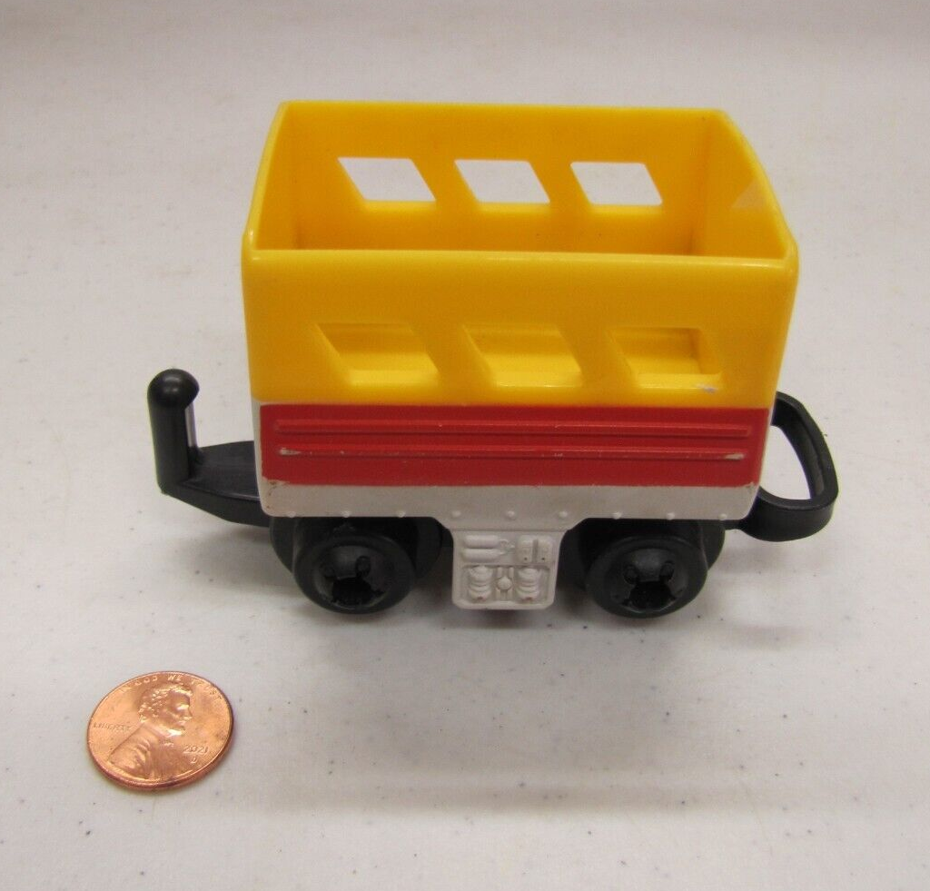 Fisher Price Geotrax Yellow Car Open Cattle Car 2006 Train Part | eBay