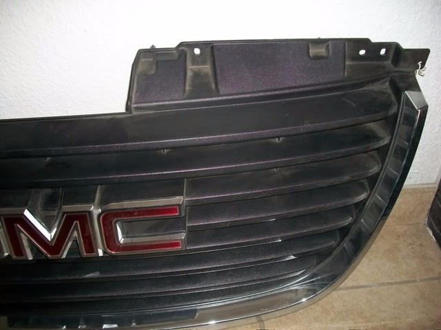 2002-2009 GMC Envoy Front Grill Grille Genuine OEM 15149538 Paint Code ...