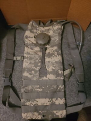 USGI ACU Universal Cam MOLLE II Hydration System Carrier w/ Bladder US ...