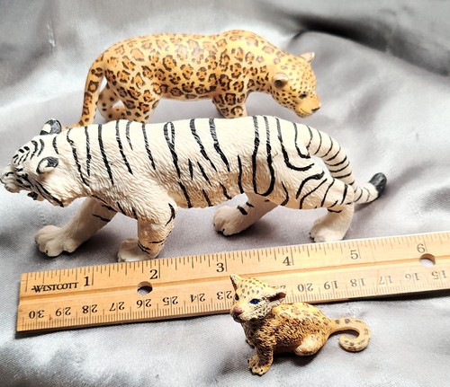 Schleich African Cheetah/ Leopard Cat And Cub And 1 White Tiger Lot Of ...