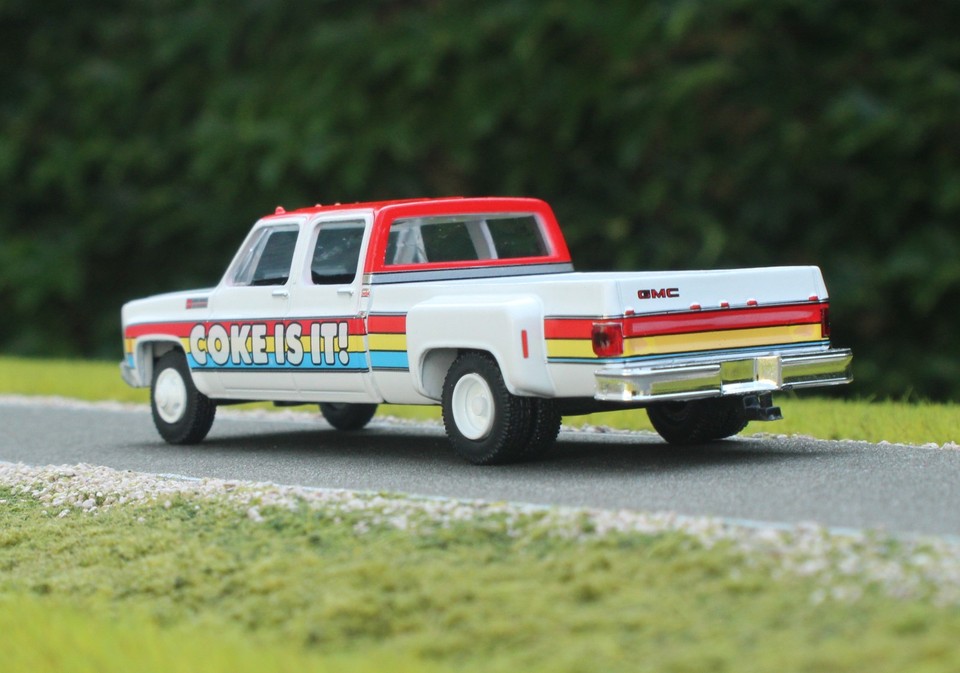 1/64 M2 Machines Custom 1973 GMC Sierra 3500 Super 30 Truck Dually ...