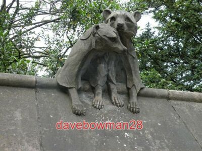 PHOTO CARDIFF ANIMAL WALL 13 - RACOONS ONE OF SIX ADDITIONAL SCULPTURES ...