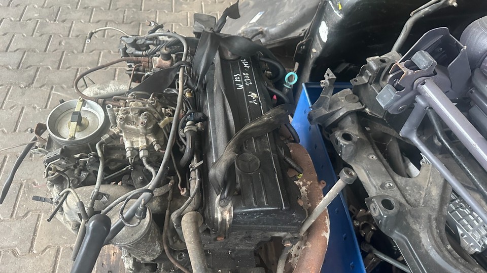 komplette MOTOR M102 Mercedes W123 230E 102920 | eBay.de